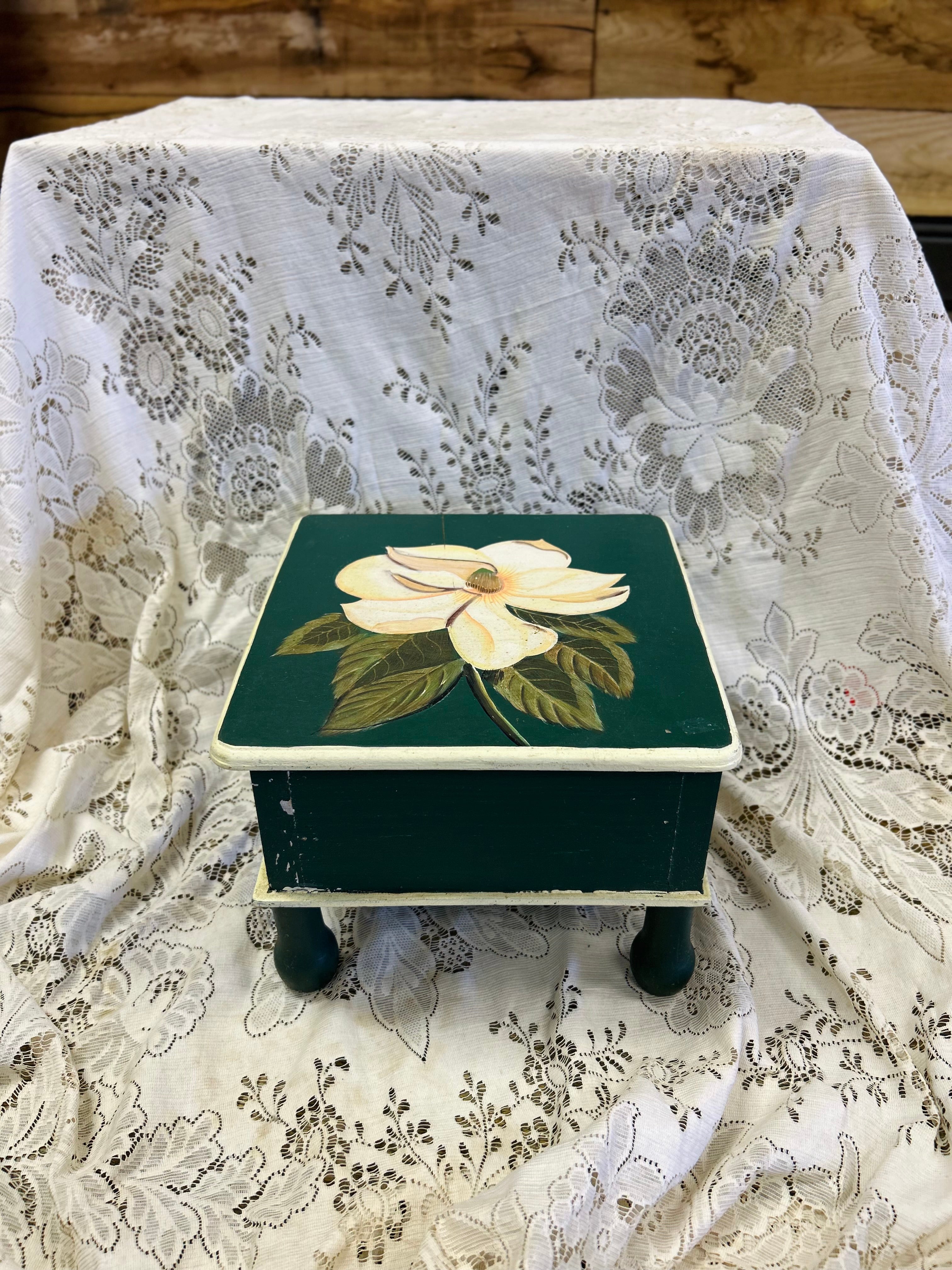 Vintage Green Wooden Box With Magnolia Flower – The Olde General Store