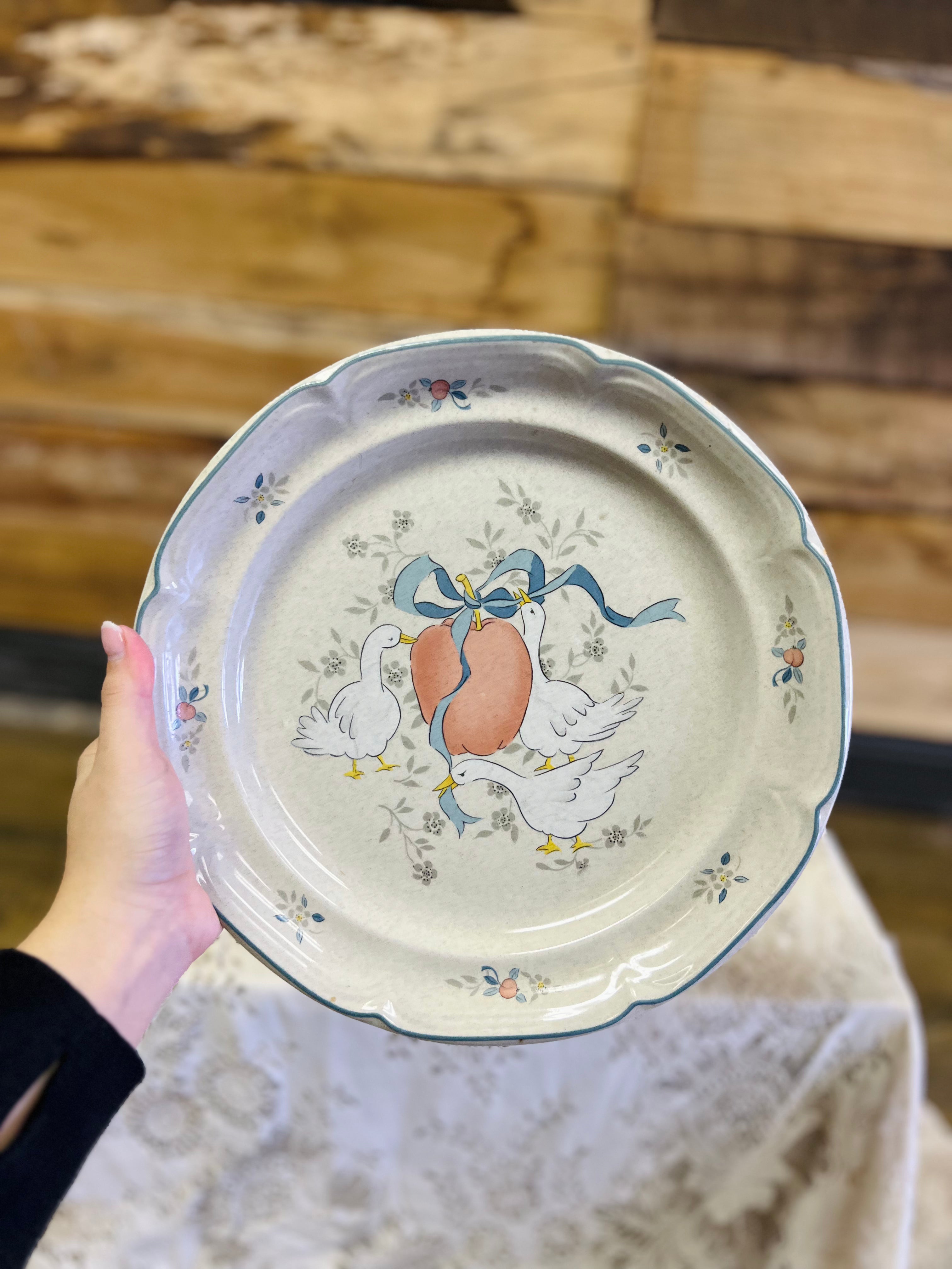 Vintage International Marmalade Geese Dinner Plate – The Olde General Store